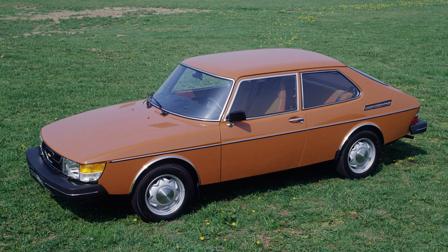 Saab 900 - Goodwood Classic Solutions